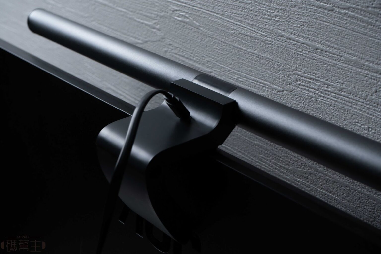 Elesense 螢幕掛燈 Uni-Light v.s. Gemini-Light 比較 & 開箱心得 - mbzhu(碼幫主) | 你的首席 ...